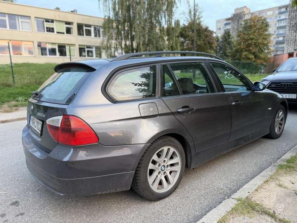Pelēks BMW 320 2008 Viļņa, ar dzinēja tilpumu 2.00 L un nobraukumu 234 tūkst. km par 1200 €, foto 6 vietnē AUTOMOTO.COM.LV