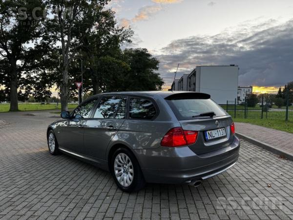 Pelēks BMW 320 2008 Valmiera, ar dzinēja tilpumu 2.00 L un nobraukumu 357 tūkst. km par 4450 €, foto 4 vietnē AUTOMOTO.COM.LV