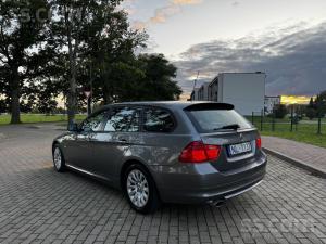 Pelēks BMW 320 2008 Valmiera, ar dzinēja tilpumu 2.00 L un nobraukumu 357 tūkst. km par 4450 €, foto 4 vietnē AUTOMOTO.COM.LV