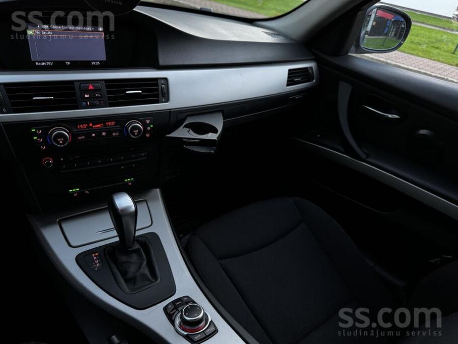 Pelēks BMW 320 2008 Valmiera, ar dzinēja tilpumu 2.00 L un nobraukumu 357 tūkst. km par 4450 €, foto 14 vietnē AUTOMOTO.COM.LV