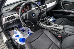 Grey BMW 320 2008 in Kaunas, with an engine capacity of 2.00 L and mileage of 299 thousand km for 4390 €, photo 6 on AUTOMOTO.COM.LV