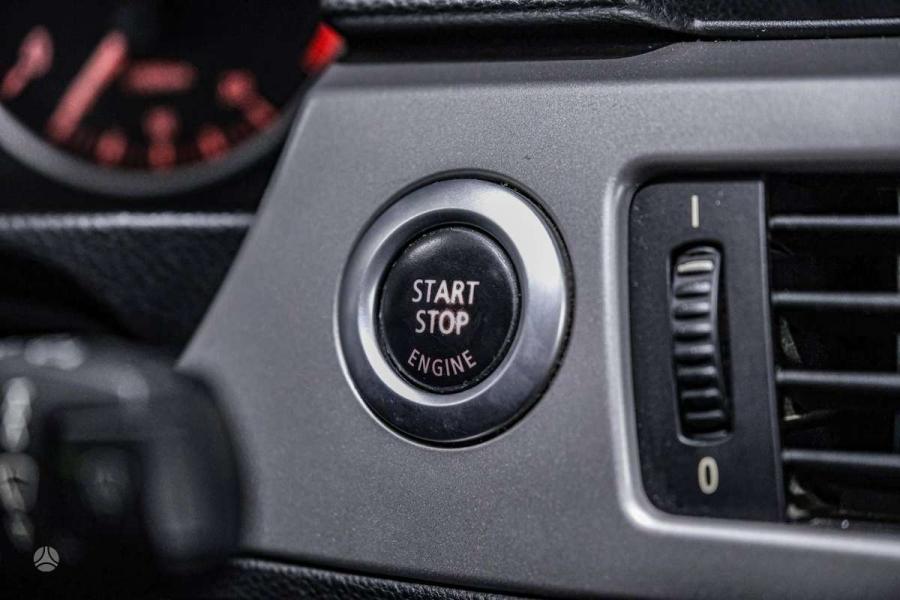Grey BMW 320 2008 in Kaunas, with an engine capacity of 2.00 L and mileage of 299 thousand km for 4390 €, photo 19 on AUTOMOTO.COM.LV
