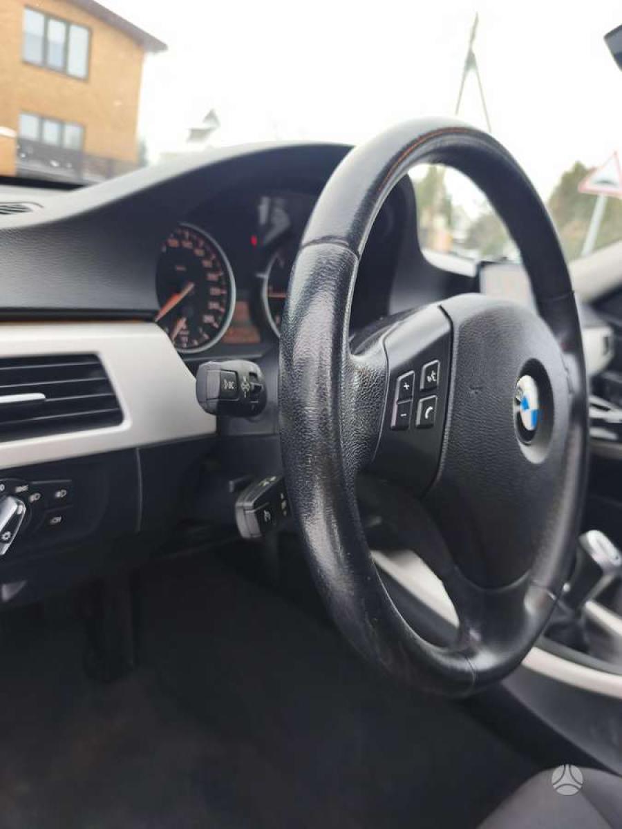 Pelēks BMW 320 2009 Kauņa, ar dzinēja tilpumu 2.00 L un nobraukumu 300 tūkst. km par 3200 €, foto 13 vietnē AUTOMOTO.COM.LV