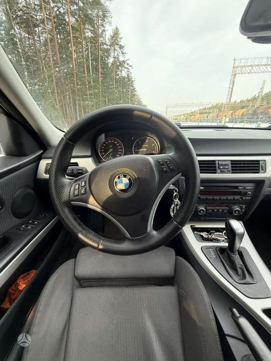 Pelēks BMW 320 2009 Klaipėda, ar dzinēja tilpumu 2.00 L un nobraukumu 428 tūkst. km par 4600 €, foto 11 vietnē AUTOMOTO.COM.LV
