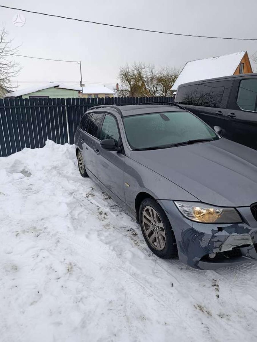 Pelēks BMW 320 2009 Panevēža, ar dzinēja tilpumu 2.00 L un nobraukumu 340 tūkst. km par 2700 €, foto 1 vietnē AUTOMOTO.COM.LV
