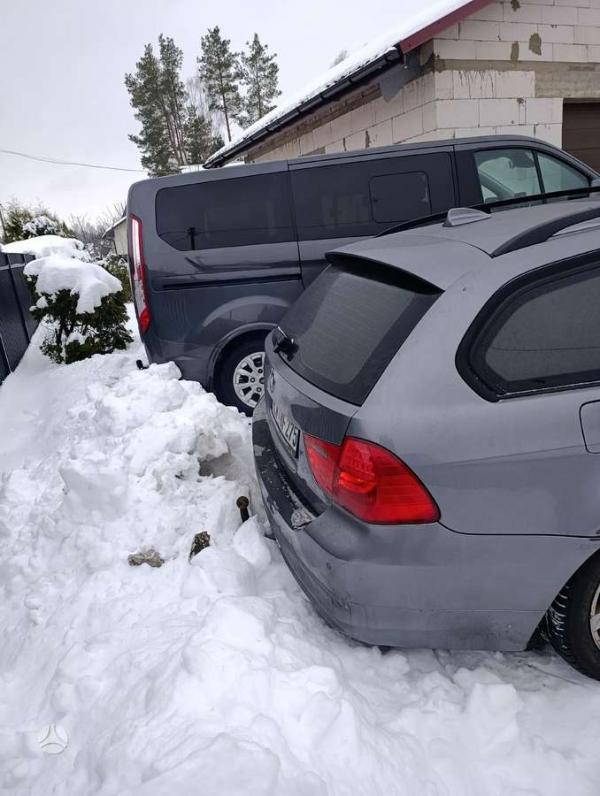 Grey BMW 320 2009 in Panevezys, with an engine capacity of 2.00 L and mileage of 340 thousand km for 2700 €, photo 5 on AUTOMOTO.COM.LV