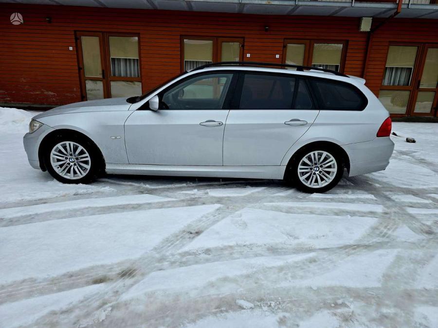 Pelēks BMW 320 2009 Marijampole, ar dzinēja tilpumu 2.00 L un nobraukumu 310 tūkst. km par 4100 €, foto 4 vietnē AUTOMOTO.COM.LV