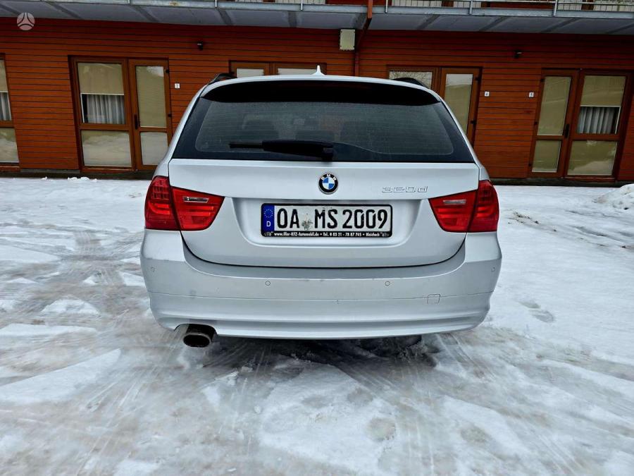 Pelēks BMW 320 2009 Marijampole, ar dzinēja tilpumu 2.00 L un nobraukumu 310 tūkst. km par 4100 €, foto 8 vietnē AUTOMOTO.COM.LV