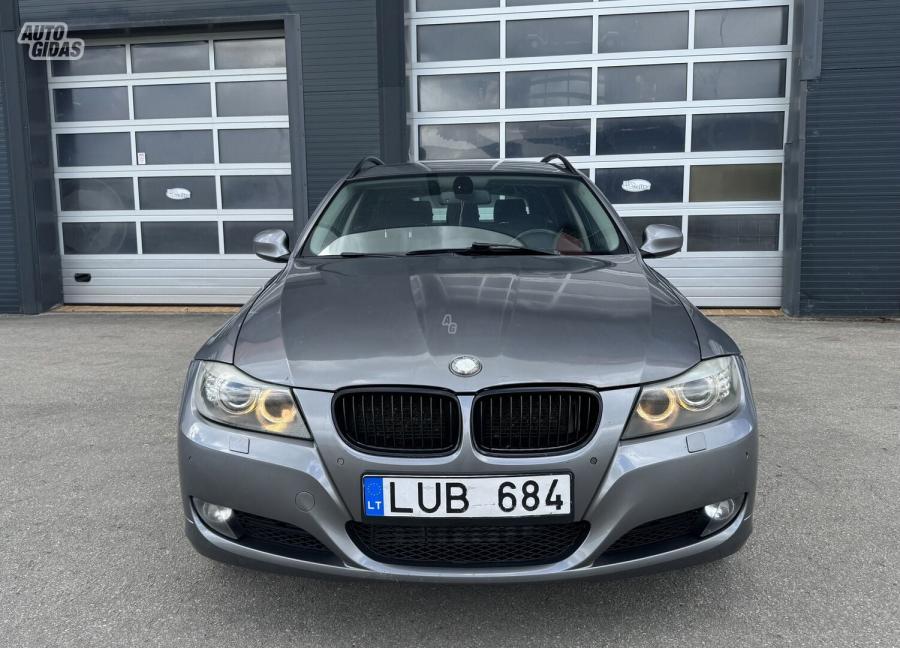 Grey BMW 320 2009 in Panevezys, with an engine capacity of 2.00 L and mileage of 294 thousand km for 3800 €, photo 3 on AUTOMOTO.COM.LV