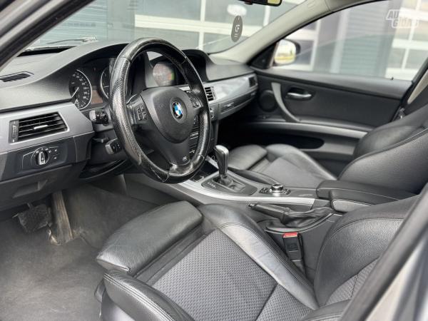 Pelēks BMW 320 2009 Panevēža, ar dzinēja tilpumu 2.00 L un nobraukumu 294 tūkst. km par 3800 €, foto 9 vietnē AUTOMOTO.COM.LV
