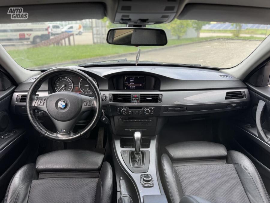 Grey BMW 320 2009 in Panevezys, with an engine capacity of 2.00 L and mileage of 294 thousand km for 3800 €, photo 12 on AUTOMOTO.COM.LV