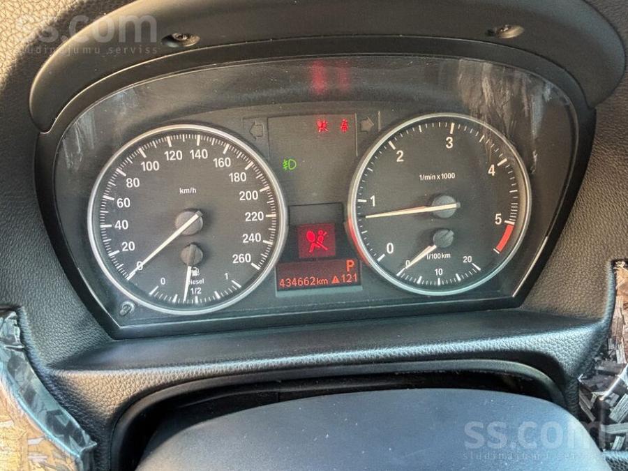 Grey BMW 320 2009 in Bauska, with an engine capacity of 2.00 L and mileage of 435 thousand km for 3200 €, photo 21 on AUTOMOTO.COM.LV