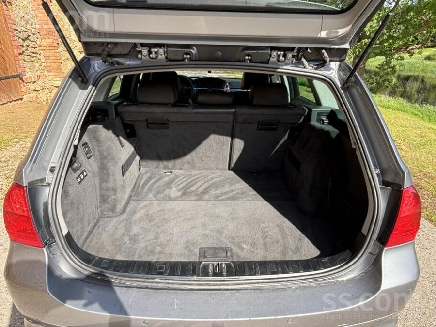 Grey BMW 320 2009 in Bauska, with an engine capacity of 2.00 L and mileage of 435 thousand km for 3200 €, photo 28 on AUTOMOTO.COM.LV