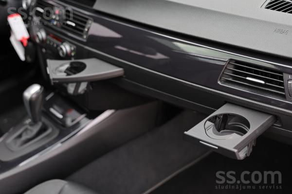 Grey BMW 320 2009 in Tukums, with an engine capacity of 2.00 L and mileage of 303 thousand km for 5700 €, photo 9 on AUTOMOTO.COM.LV