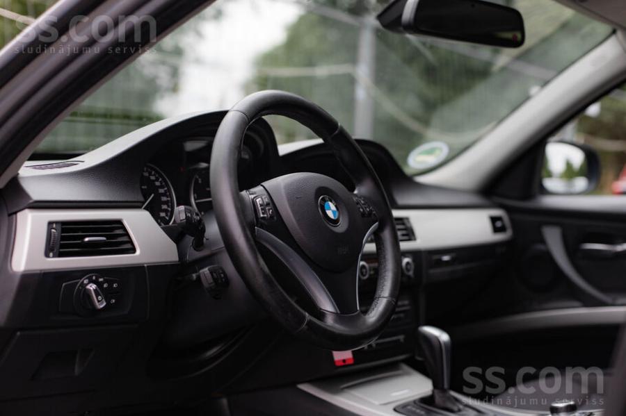 Grey BMW 320 2009 in Riga, with an engine capacity of 2.00 L and mileage of 429 thousand km for 5490 €, photo 13 on AUTOMOTO.COM.LV