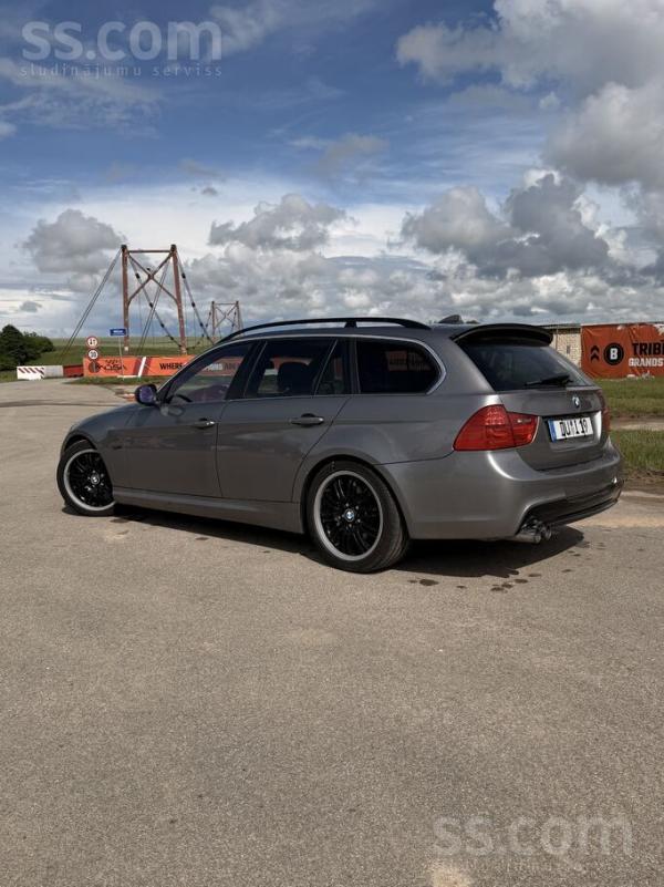 Grey BMW 320 2009 in Bauska, with an engine capacity of 2.00 L and mileage of 0 thousand km for 5550 €, photo 4 on AUTOMOTO.COM.LV