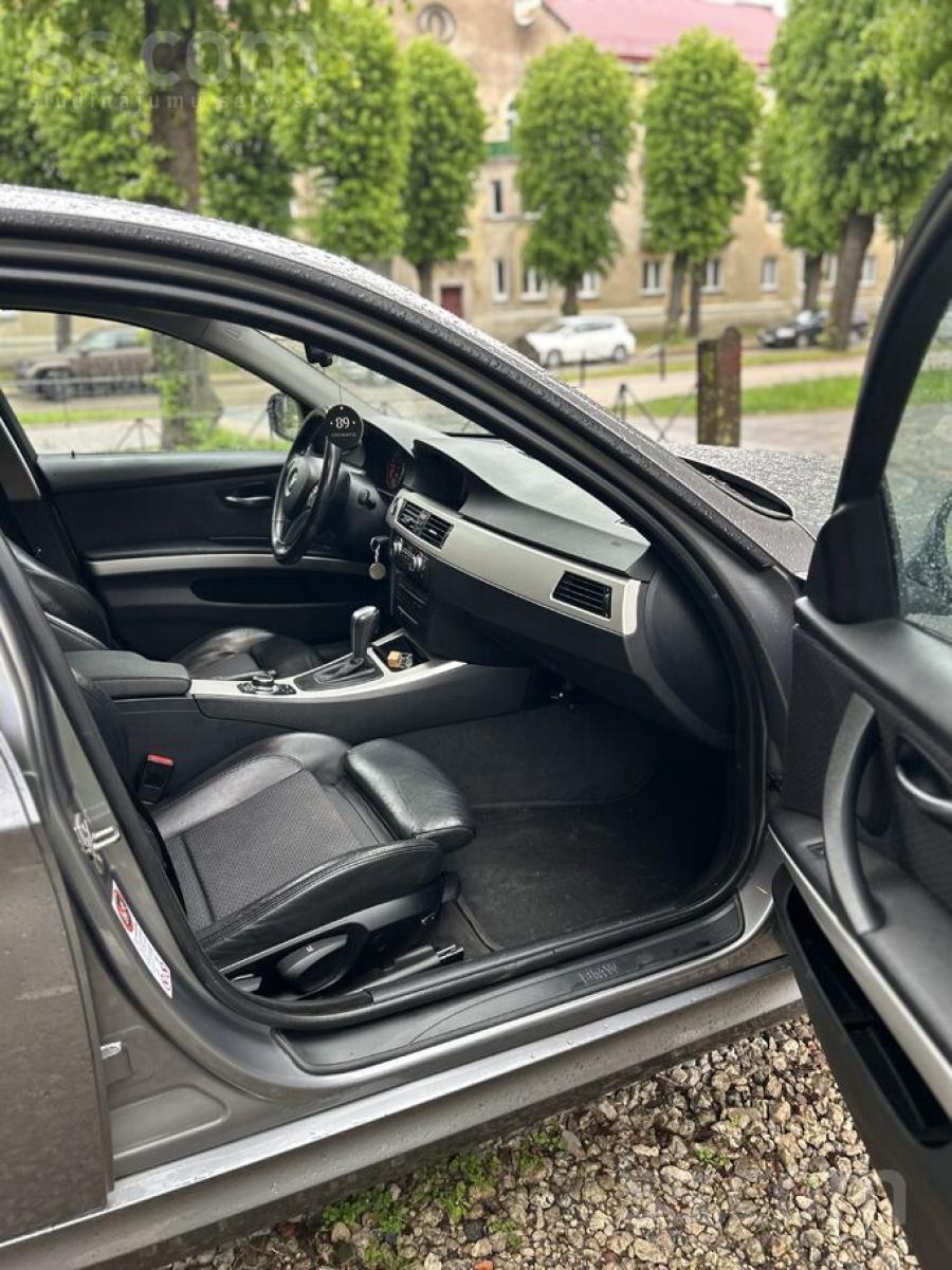 Grey BMW 320 2009 in Jelgava, with an engine capacity of 2.00 L and mileage of 356 thousand km for 4700 €, photo 8 on AUTOMOTO.COM.LV