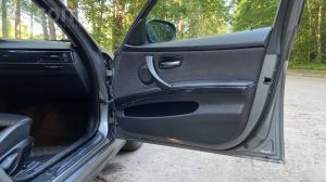 Grey BMW 320 2009 in Riga, with an engine capacity of 2.00 L and mileage of 416 thousand km for 3150 €, photo 18 on AUTOMOTO.COM.LV