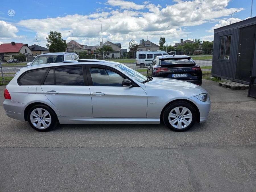 Grey BMW 320 2009 in Siauliai, with an engine capacity of 2.00 L and mileage of 254 thousand km for 3950 €, photo 3 on AUTOMOTO.COM.LV