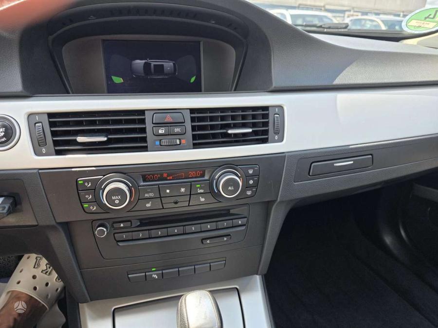 Grey BMW 320 2009 in Siauliai, with an engine capacity of 2.00 L and mileage of 254 thousand km for 3950 €, photo 14 on AUTOMOTO.COM.LV