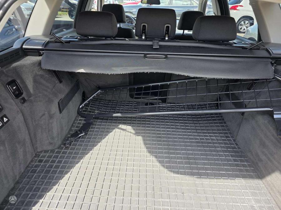 Grey BMW 320 2009 in Siauliai, with an engine capacity of 2.00 L and mileage of 254 thousand km for 3950 €, photo 17 on AUTOMOTO.COM.LV