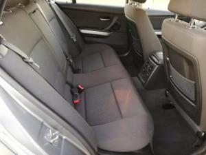 Grey BMW 320 2009 in Saldus, with an engine capacity of 2.00 L and mileage of 279 thousand km for 4700 €, photo 8 on AUTOMOTO.COM.LV
