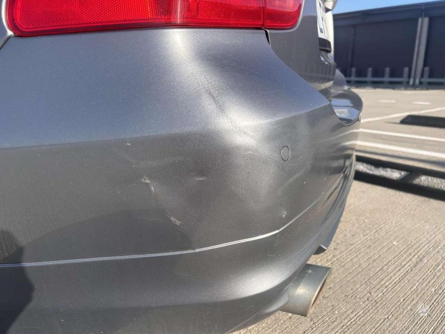 Grey BMW 320 2009 in Kaunas, with an engine capacity of 2.00 L and mileage of 281 thousand km for 4400 €, photo 6 on AUTOMOTO.COM.LV