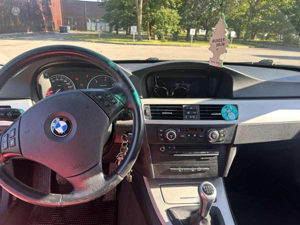 Grey BMW 320 2009 in Kaunas, with an engine capacity of 2.00 L and mileage of 281 thousand km for 4400 €, photo 7 on AUTOMOTO.COM.LV