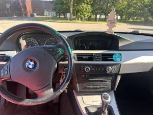 Grey BMW 320 2009 in Kaunas, with an engine capacity of 2.00 L and mileage of 281 thousand km for 4400 €, photo 8 on AUTOMOTO.COM.LV