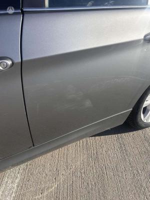 Grey BMW 320 2009 in Kaunas, with an engine capacity of 2.00 L and mileage of 281 thousand km for 4400 €, photo 9 on AUTOMOTO.COM.LV