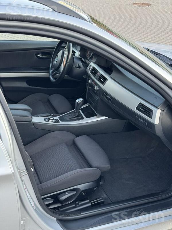 Grey BMW 320 2009 in Riga, with an engine capacity of 2.00 L and mileage of 342 thousand km for 3850 €, photo 9 on AUTOMOTO.COM.LV