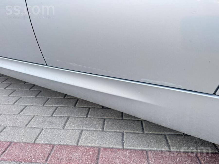 Grey BMW 320 2009 in Riga, with an engine capacity of 2.00 L and mileage of 342 thousand km for 3850 €, photo 18 on AUTOMOTO.COM.LV