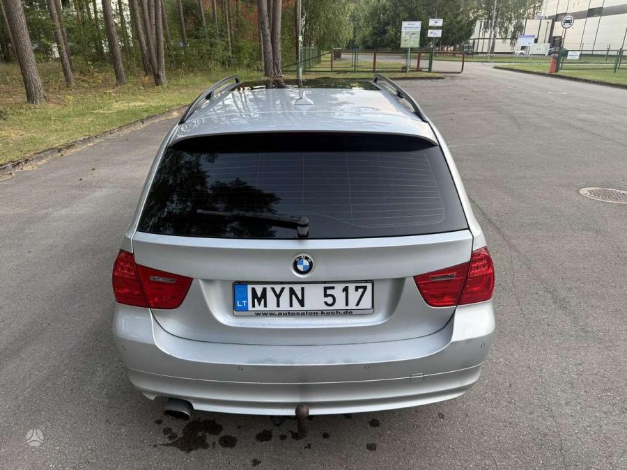 Grey BMW 320 2009 in Druskininkai, with an engine capacity of 2.00 L and mileage of 367 thousand km for 3499 €, photo 7 on AUTOMOTO.COM.LV