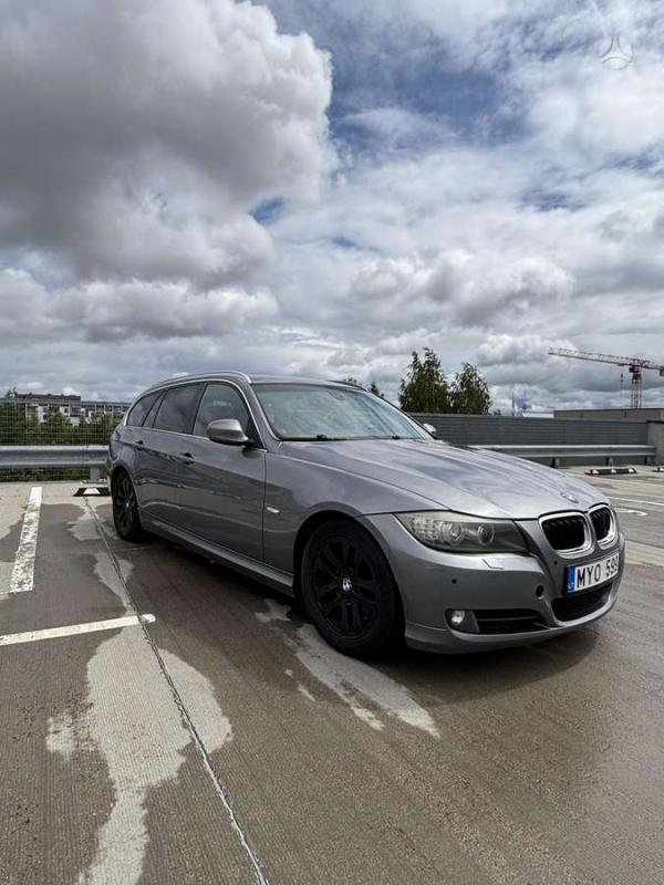Grey BMW 320 2009 in Vilnius, with an engine capacity of 2.00 L and mileage of 408 thousand km for 3300 €, photo 6 on AUTOMOTO.COM.LV