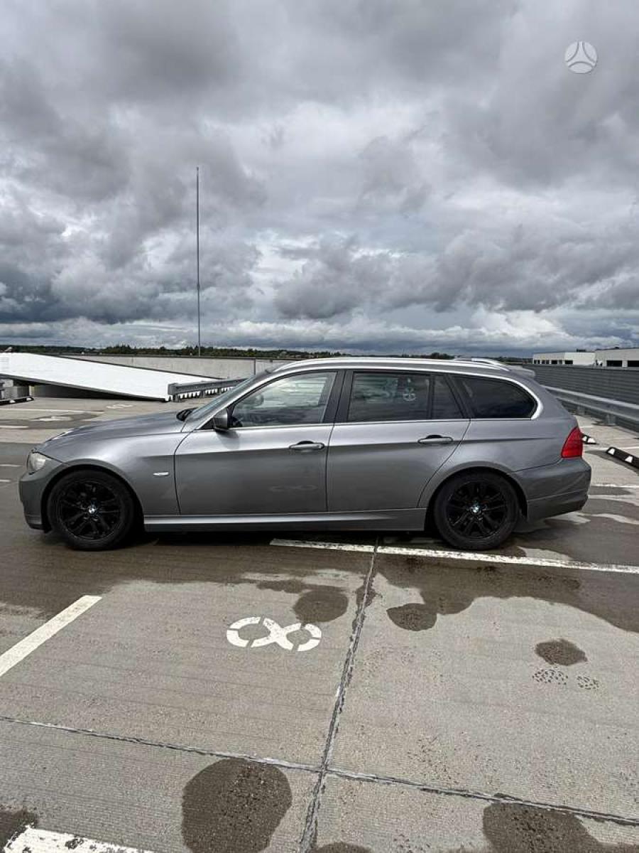 Grey BMW 320 2009 in Vilnius, with an engine capacity of 2.00 L and mileage of 408 thousand km for 3300 €, photo 12 on AUTOMOTO.COM.LV