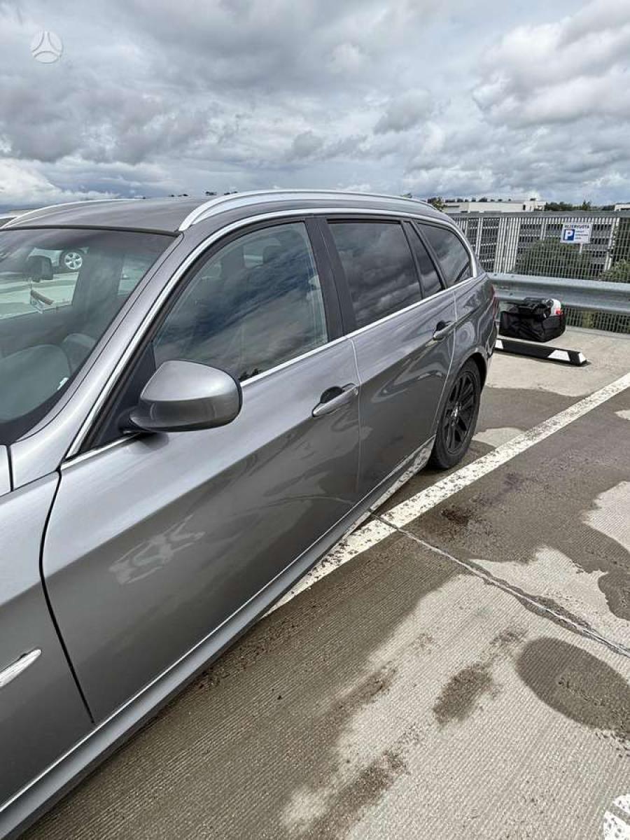 Grey BMW 320 2009 in Vilnius, with an engine capacity of 2.00 L and mileage of 408 thousand km for 3300 €, photo 13 on AUTOMOTO.COM.LV