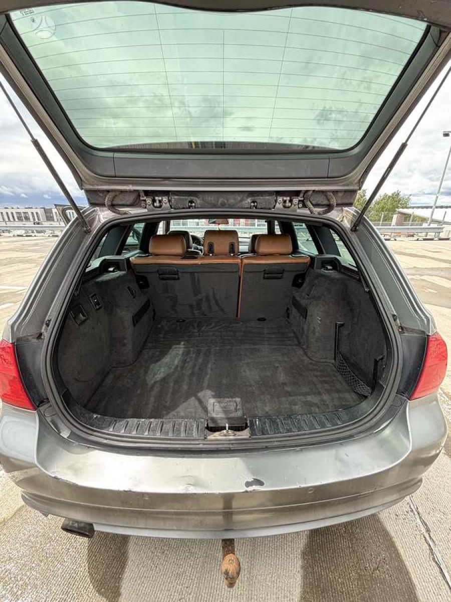 Grey BMW 320 2009 in Vilnius, with an engine capacity of 2.00 L and mileage of 408 thousand km for 3300 €, photo 23 on AUTOMOTO.COM.LV