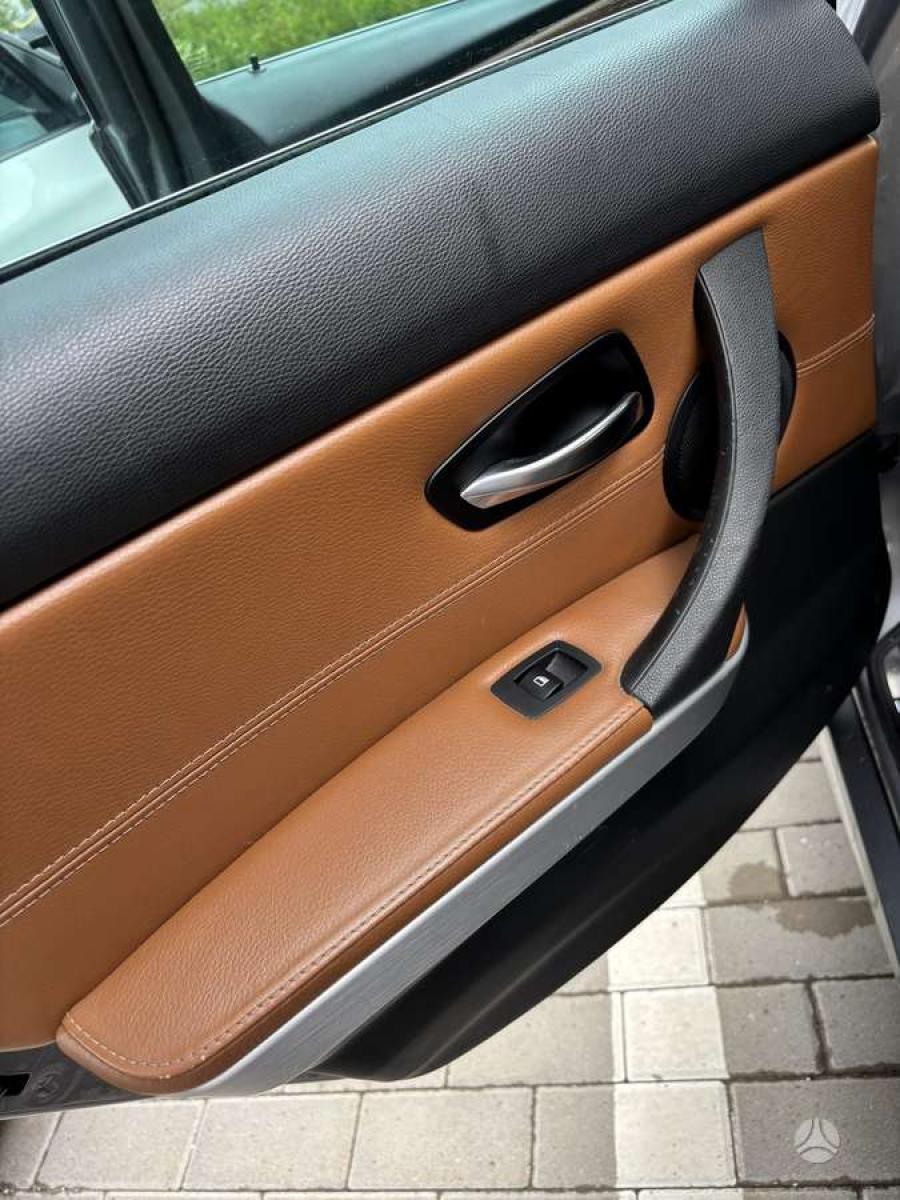 Grey BMW 320 2009 in Vilnius, with an engine capacity of 2.00 L and mileage of 408 thousand km for 3300 €, photo 31 on AUTOMOTO.COM.LV