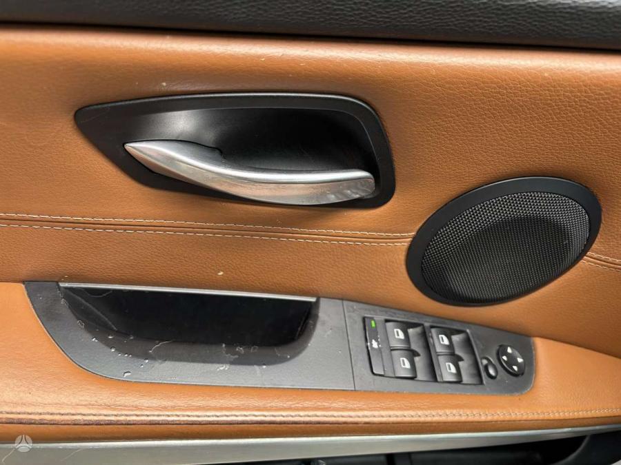 Grey BMW 320 2009 in Vilnius, with an engine capacity of 2.00 L and mileage of 408 thousand km for 3300 €, photo 33 on AUTOMOTO.COM.LV