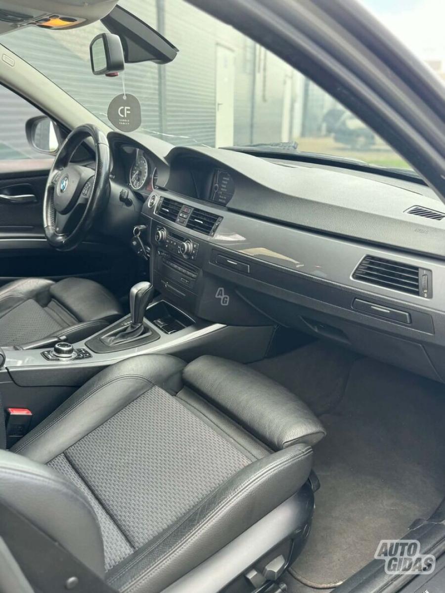 Pelēks BMW 320 2009 Panevēža, ar dzinēja tilpumu 2.00 L un nobraukumu 294 tūkst. km par 3350 €, foto 14 vietnē AUTOMOTO.COM.LV