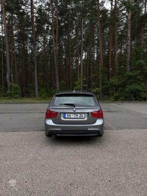 Pelēks BMW 320 2009 Druskininkai, ar dzinēja tilpumu 2.00 L un nobraukumu 288 tūkst. km par 4500 €, foto 3 vietnē AUTOMOTO.COM.LV