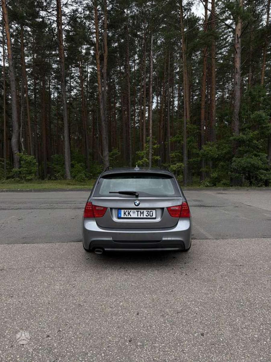 Pelēks BMW 320 2009 Druskininkai, ar dzinēja tilpumu 2.00 L un nobraukumu 288 tūkst. km par 4500 €, foto 3 vietnē AUTOMOTO.COM.LV
