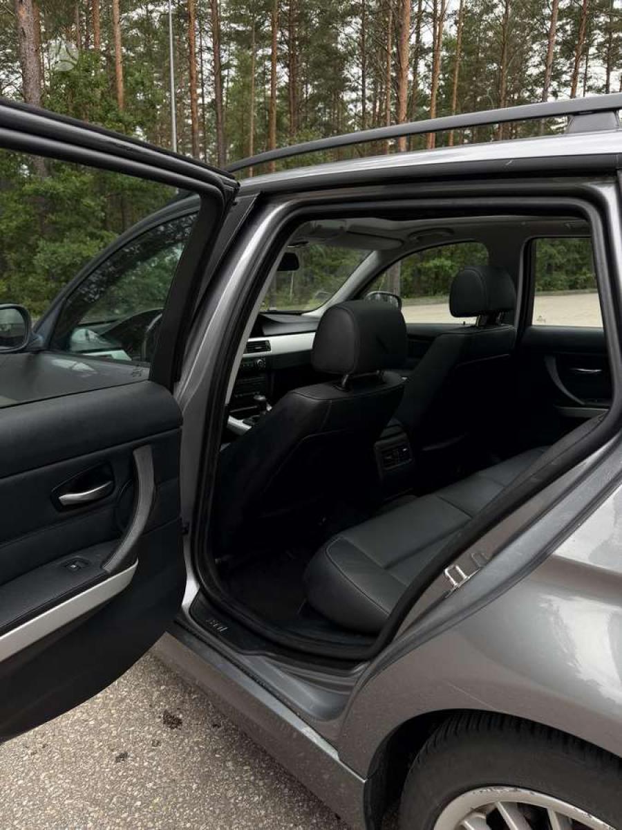 Pelēks BMW 320 2009 Druskininkai, ar dzinēja tilpumu 2.00 L un nobraukumu 288 tūkst. km par 4500 €, foto 13 vietnē AUTOMOTO.COM.LV