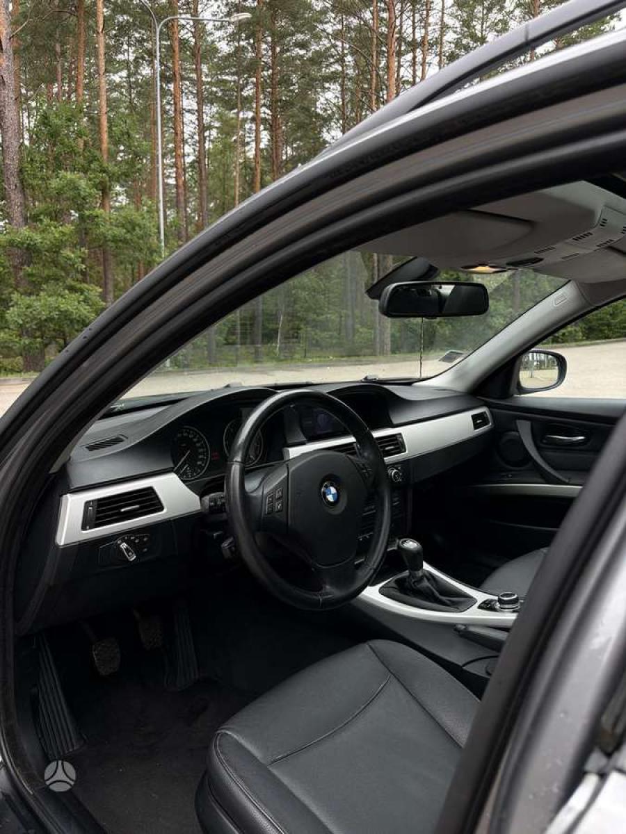 Pelēks BMW 320 2009 Druskininkai, ar dzinēja tilpumu 2.00 L un nobraukumu 288 tūkst. km par 4500 €, foto 15 vietnē AUTOMOTO.COM.LV