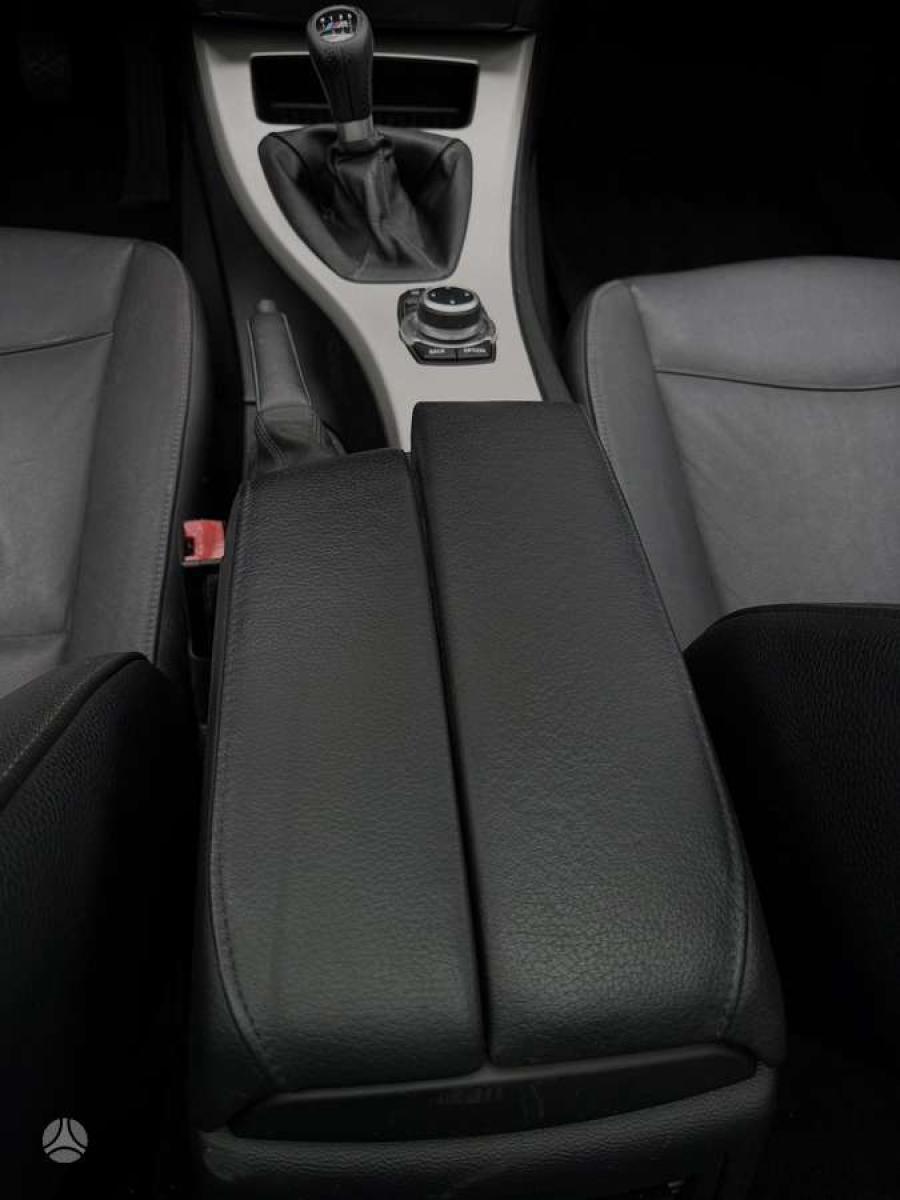 Pelēks BMW 320 2009 Druskininkai, ar dzinēja tilpumu 2.00 L un nobraukumu 288 tūkst. km par 4500 €, foto 17 vietnē AUTOMOTO.COM.LV
