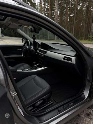 Pelēks BMW 320 2009 Druskininkai, ar dzinēja tilpumu 2.00 L un nobraukumu 288 tūkst. km par 4500 €, foto 19 vietnē AUTOMOTO.COM.LV