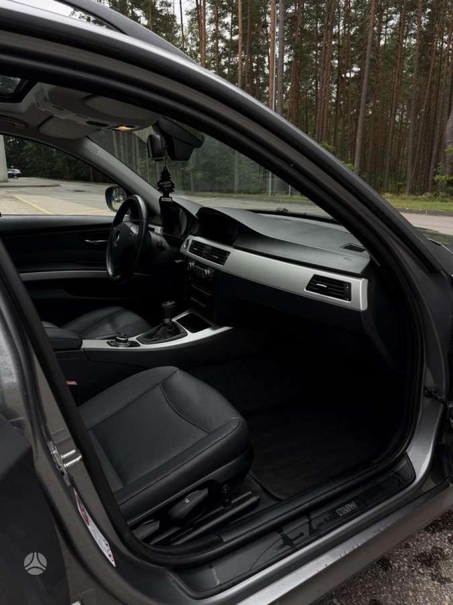 Pelēks BMW 320 2009 Druskininkai, ar dzinēja tilpumu 2.00 L un nobraukumu 288 tūkst. km par 4500 €, foto 19 vietnē AUTOMOTO.COM.LV