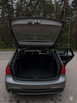 Pelēks BMW 320 2009 Druskininkai, ar dzinēja tilpumu 2.00 L un nobraukumu 288 tūkst. km par 4500 €, foto 21 vietnē AUTOMOTO.COM.LV