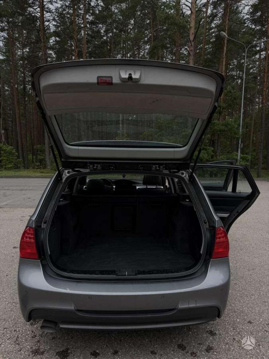 Pelēks BMW 320 2009 Druskininkai, ar dzinēja tilpumu 2.00 L un nobraukumu 288 tūkst. km par 4500 €, foto 21 vietnē AUTOMOTO.COM.LV