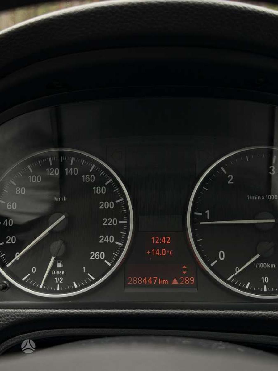 Pelēks BMW 320 2009 Druskininkai, ar dzinēja tilpumu 2.00 L un nobraukumu 288 tūkst. km par 4500 €, foto 24 vietnē AUTOMOTO.COM.LV
